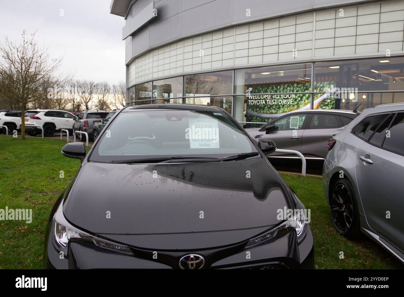 Car showroom sale sign hi-res stock photography and images - Alamy