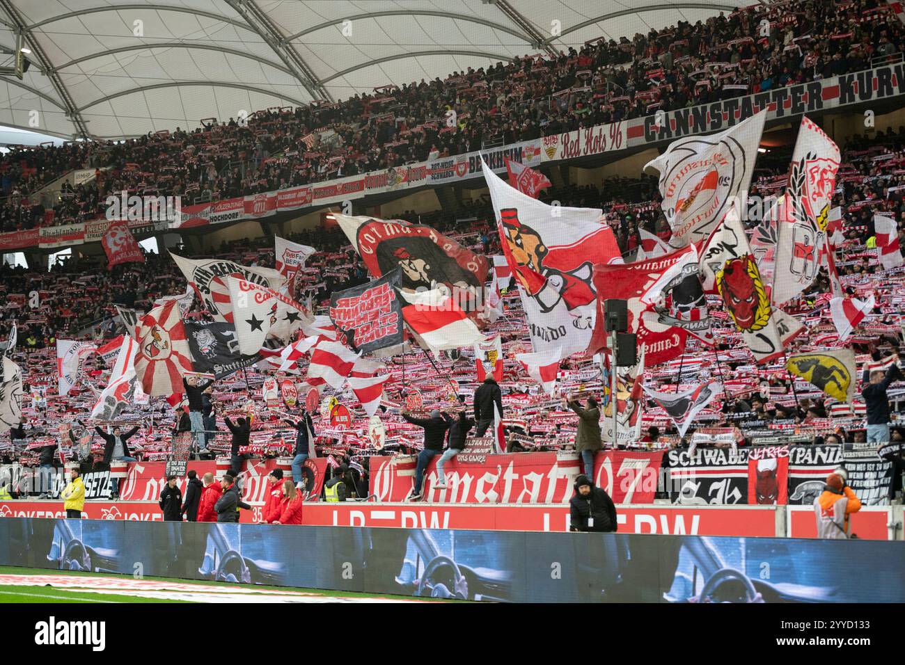 Stuttgart, Deutschland. 21st Dec, 2024. VfB Stuttgart Fans, Stimmung ...