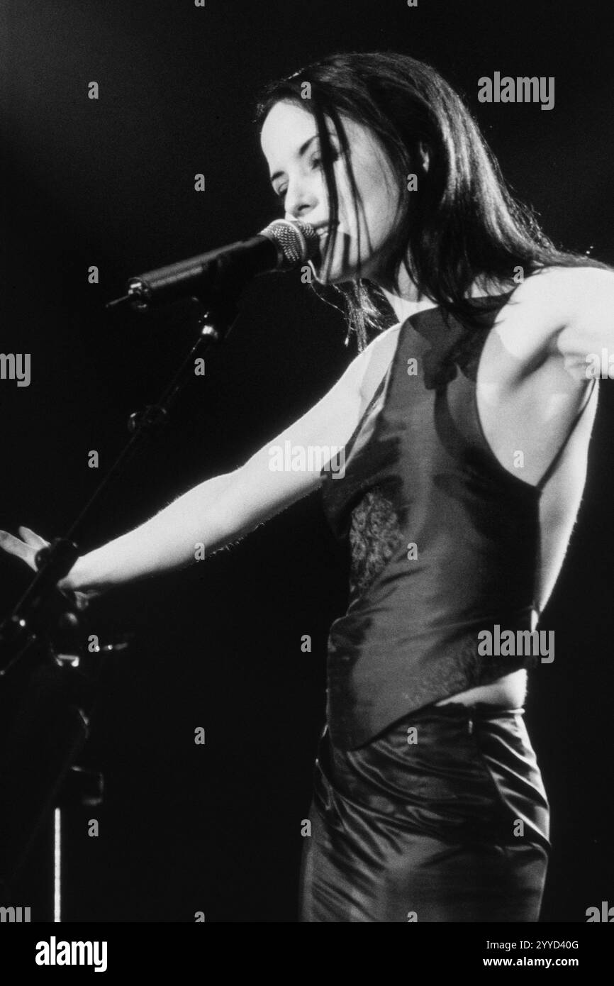 ANDREA CORR, THE CORRS, CONCERT, 1998: An early career photo of a young ...