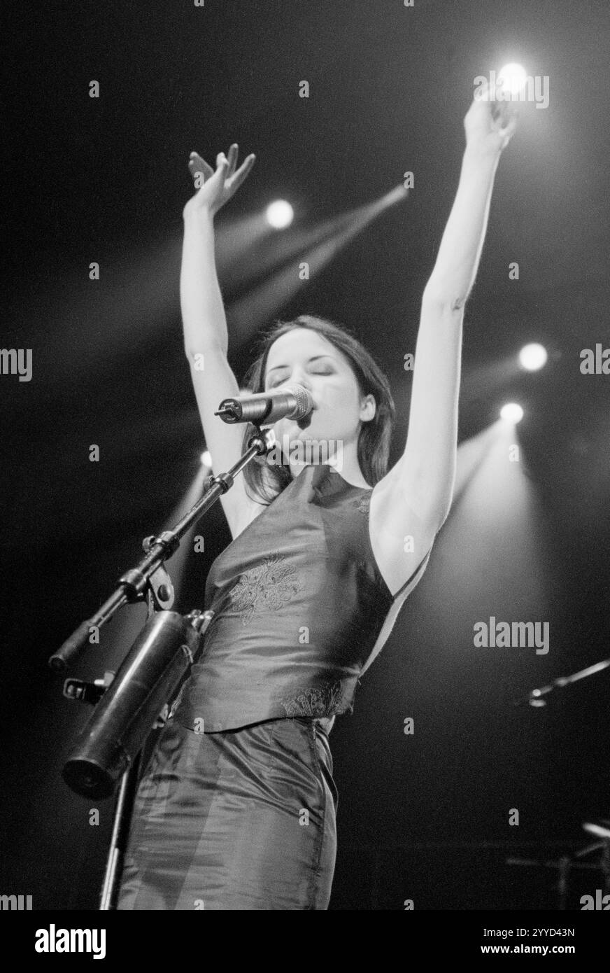 ANDREA CORR, THE CORRS, CONCERT, 1998: An early career photo of a young ...