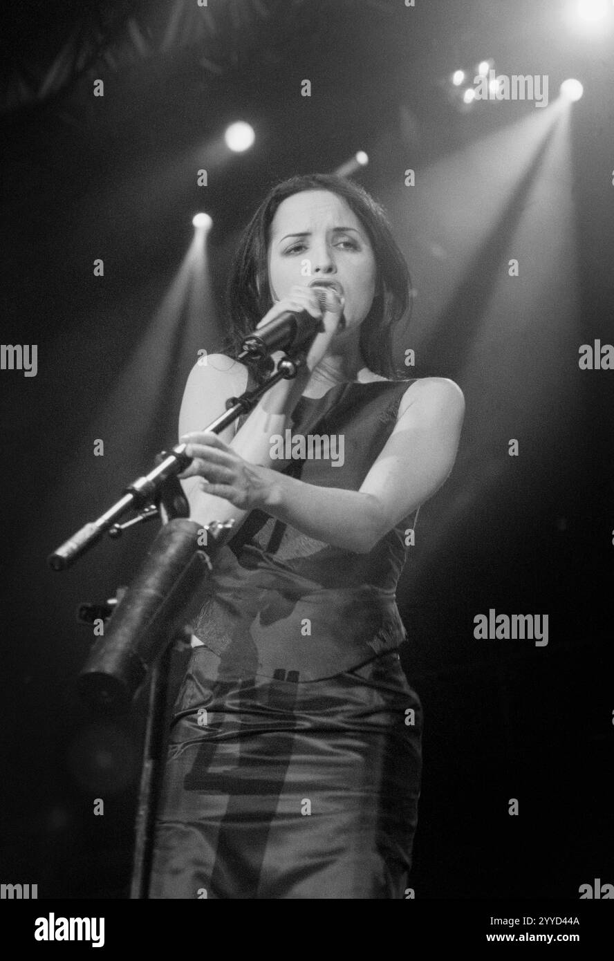 ANDREA CORR, THE CORRS, CONCERT, 1998: An early career photo of a young ...