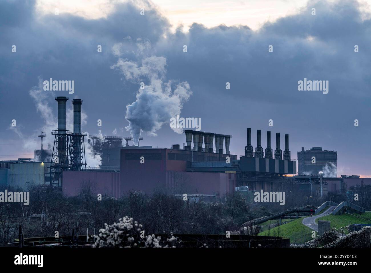 Thyssenkrupp Steel Werk Beeckerwerth, am Rhein, hier befindet sich u.a ...