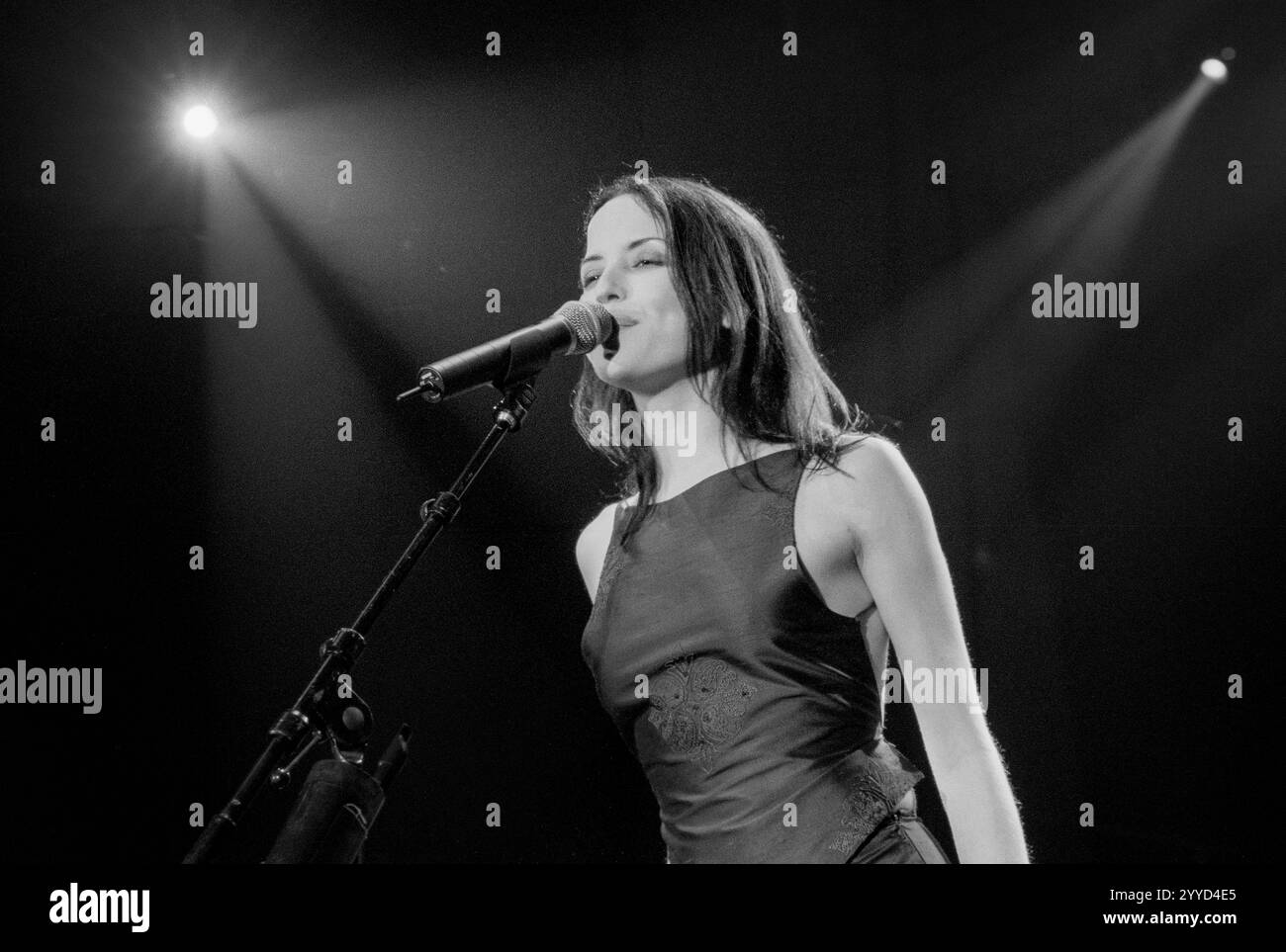 ANDREA CORR, THE CORRS, CONCERT, 1998: An early career photo of a young ...