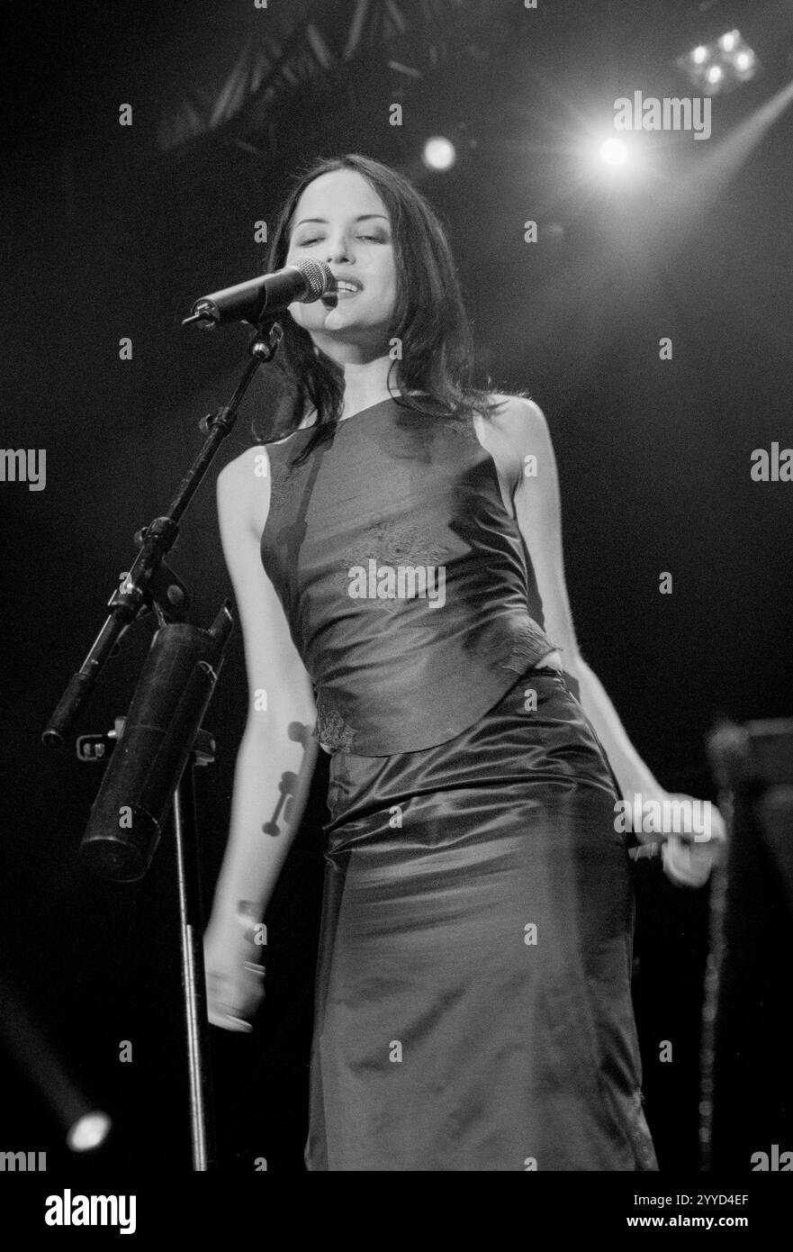 ANDREA CORR, THE CORRS, CONCERT, 1998: An early career photo of a young ...