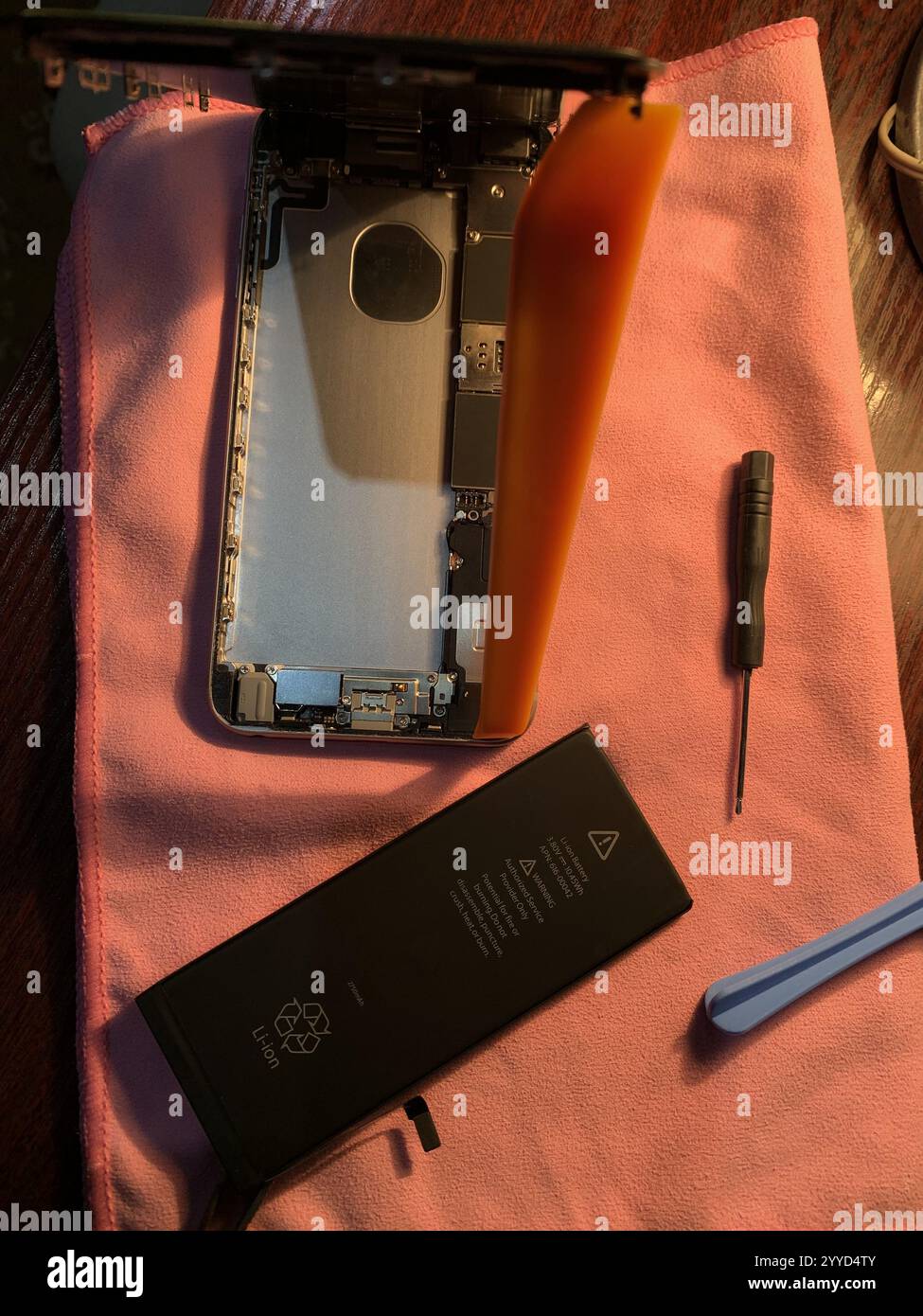 Disassembled smartphone hi-res stock photography and images - Alamy
