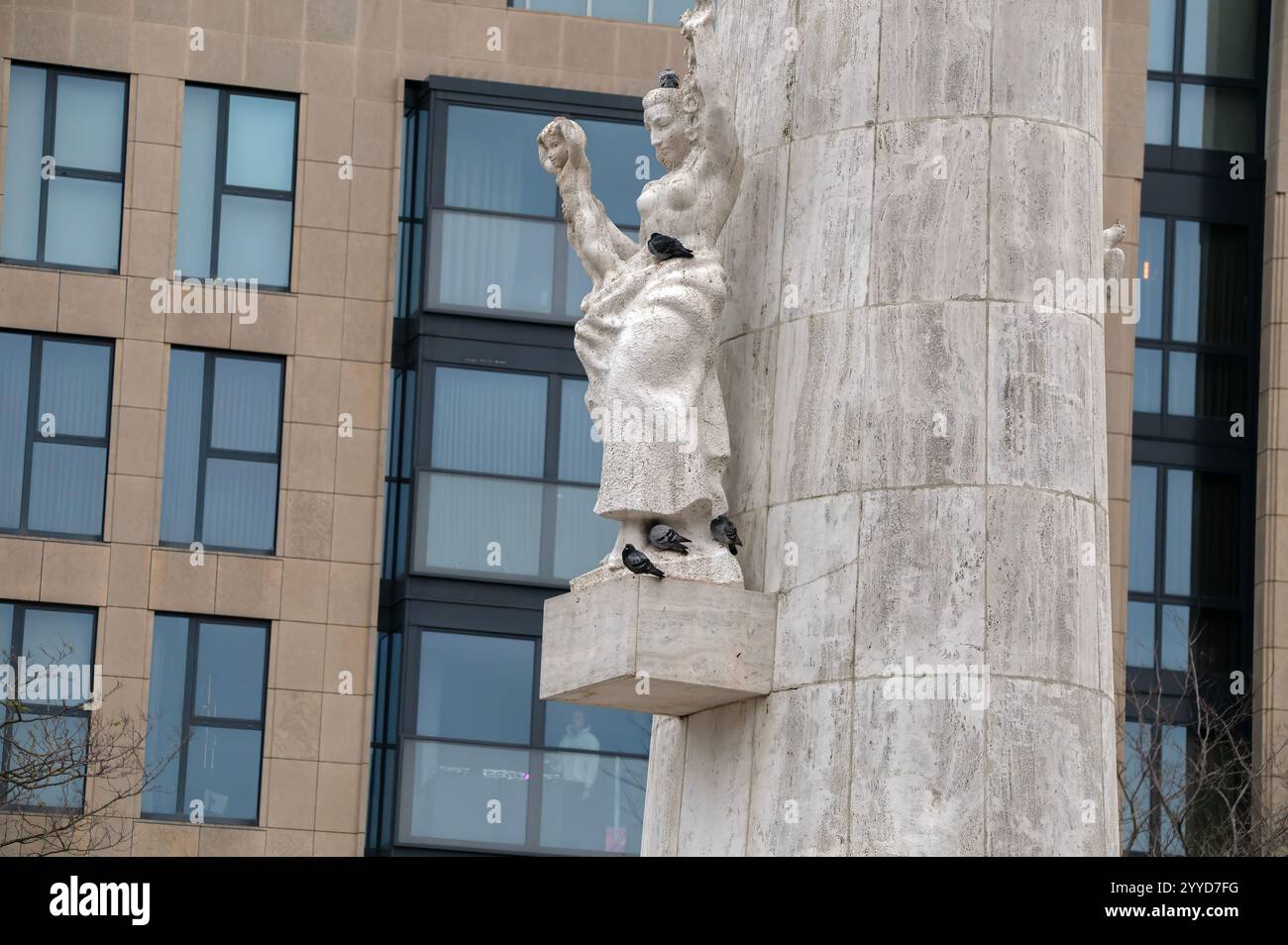 The Remembrance Of The Dead Statue At Amsterdam The Netherlands 10-12 ...