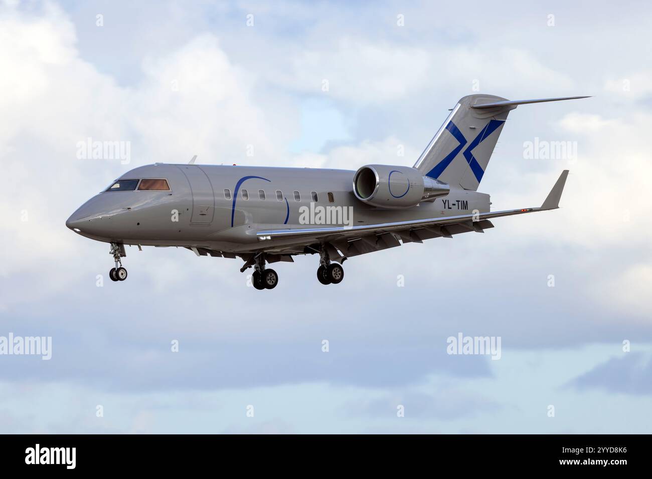 Union Aviation Bombardier Challenger 604 (REG: YL-TIM) landing on a ...