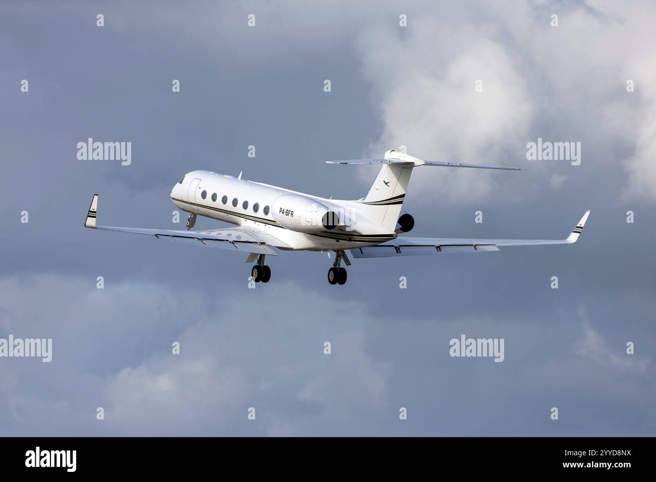 Gulfstream G550 (REG: P4-BFR) backtracking runway 31 for departure ...