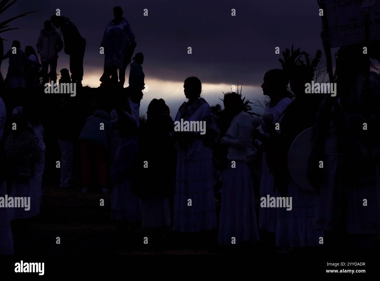 Ceremonia de flores hi-res stock photography and images - Alamy