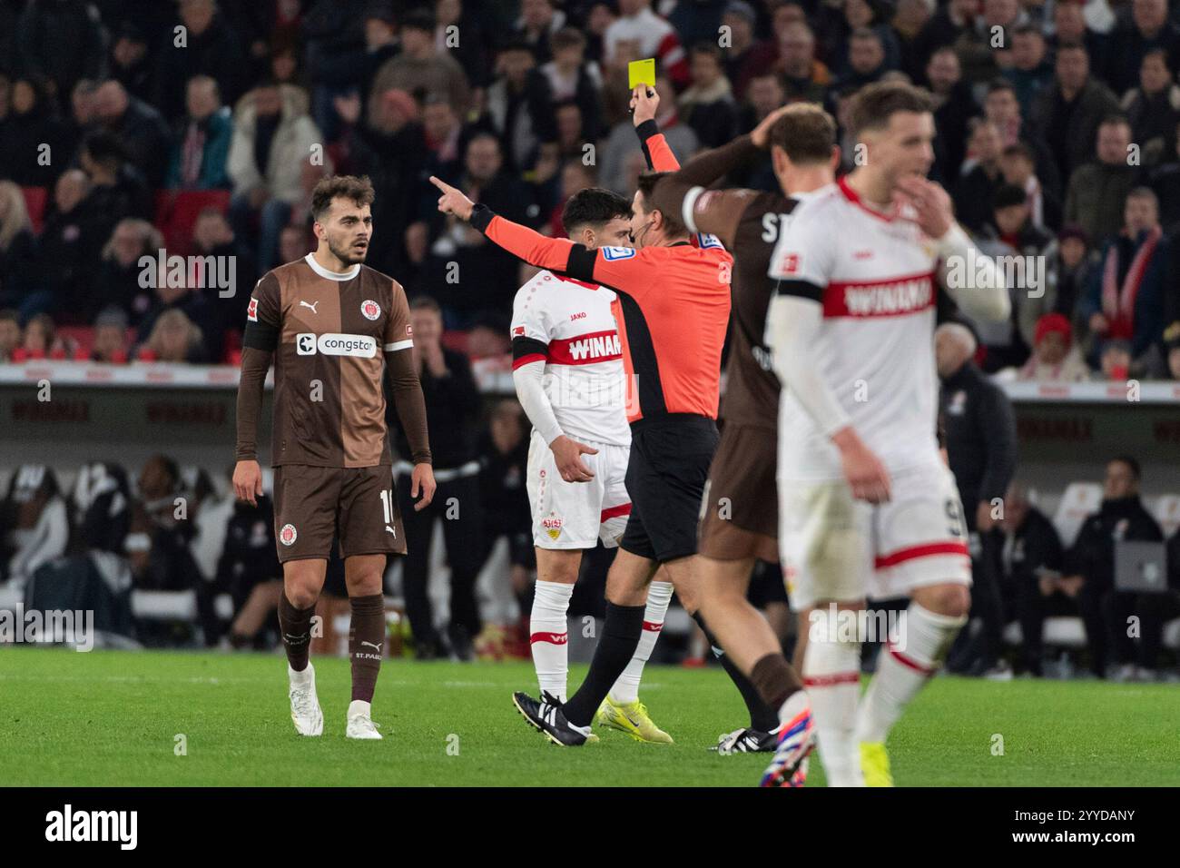 Stuttgart, Deutschland. 21st Dec, 2024. Danel Sinani (FC St. Pauli, #10 ...