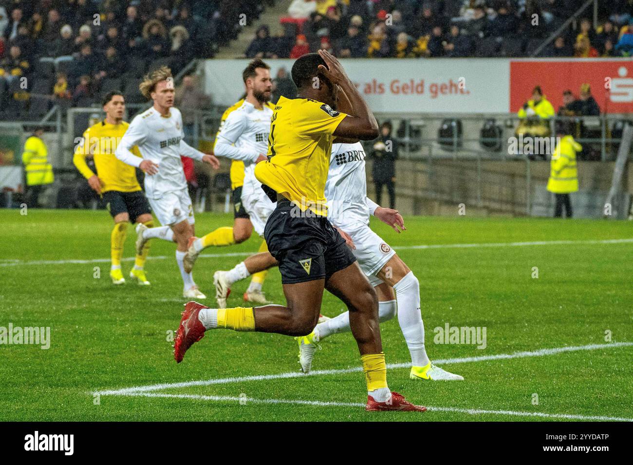 Salomon nkoa hi-res stock photography and images - Alamy