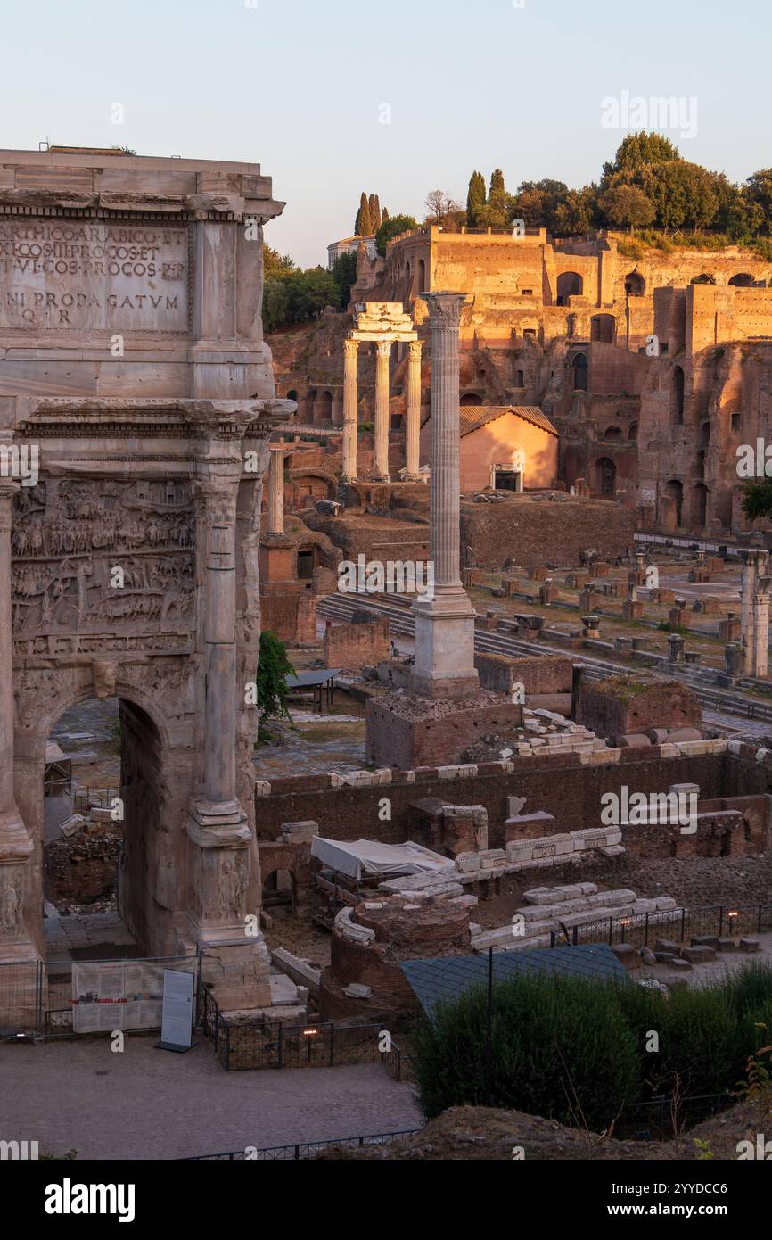 Forums hi-res stock photography and images - Alamy