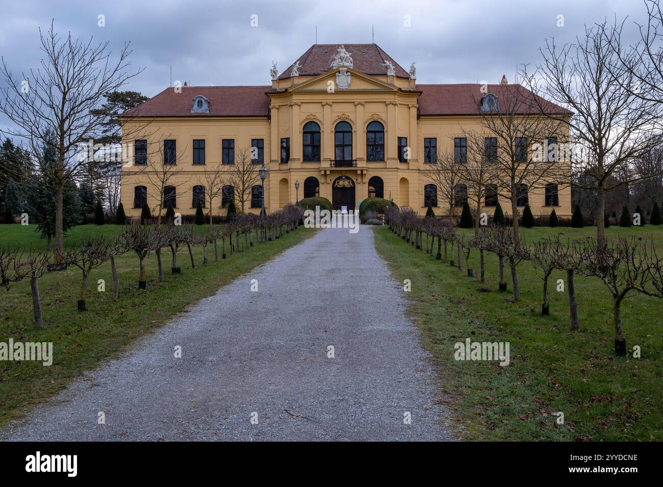 Schloss Eckartsau - a picturesque castle, with an interesting structure ...