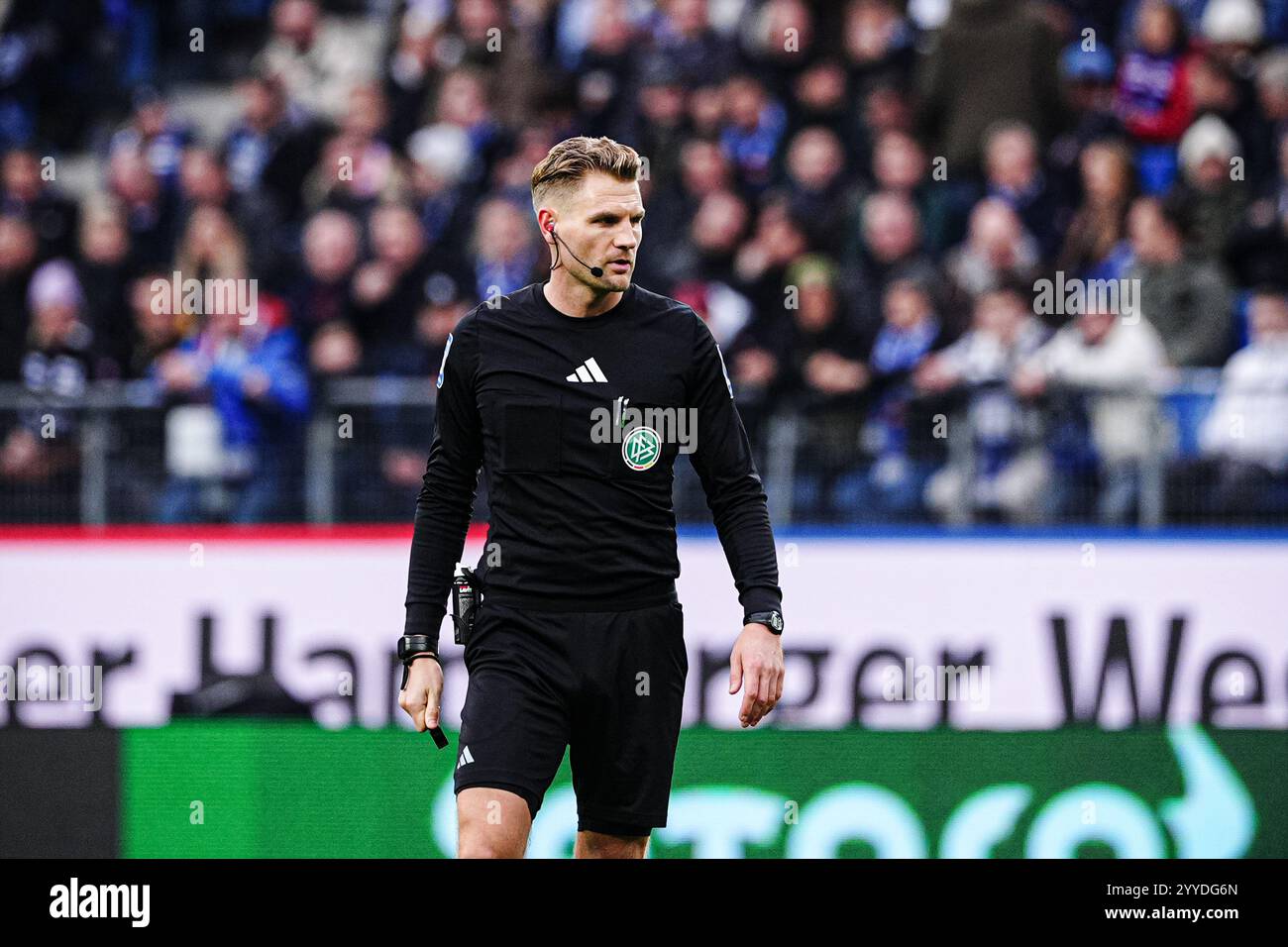 Schiedsrichter Timo Gerach GER, Hamburger SV vs. SpVgg Greuther Fuerth ...