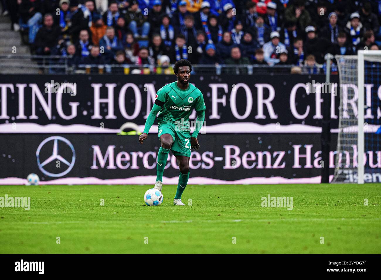 Gideon Jung (SpVgg Greuther Fuerth, #23) GER, Hamburger SV vs. SpVgg ...