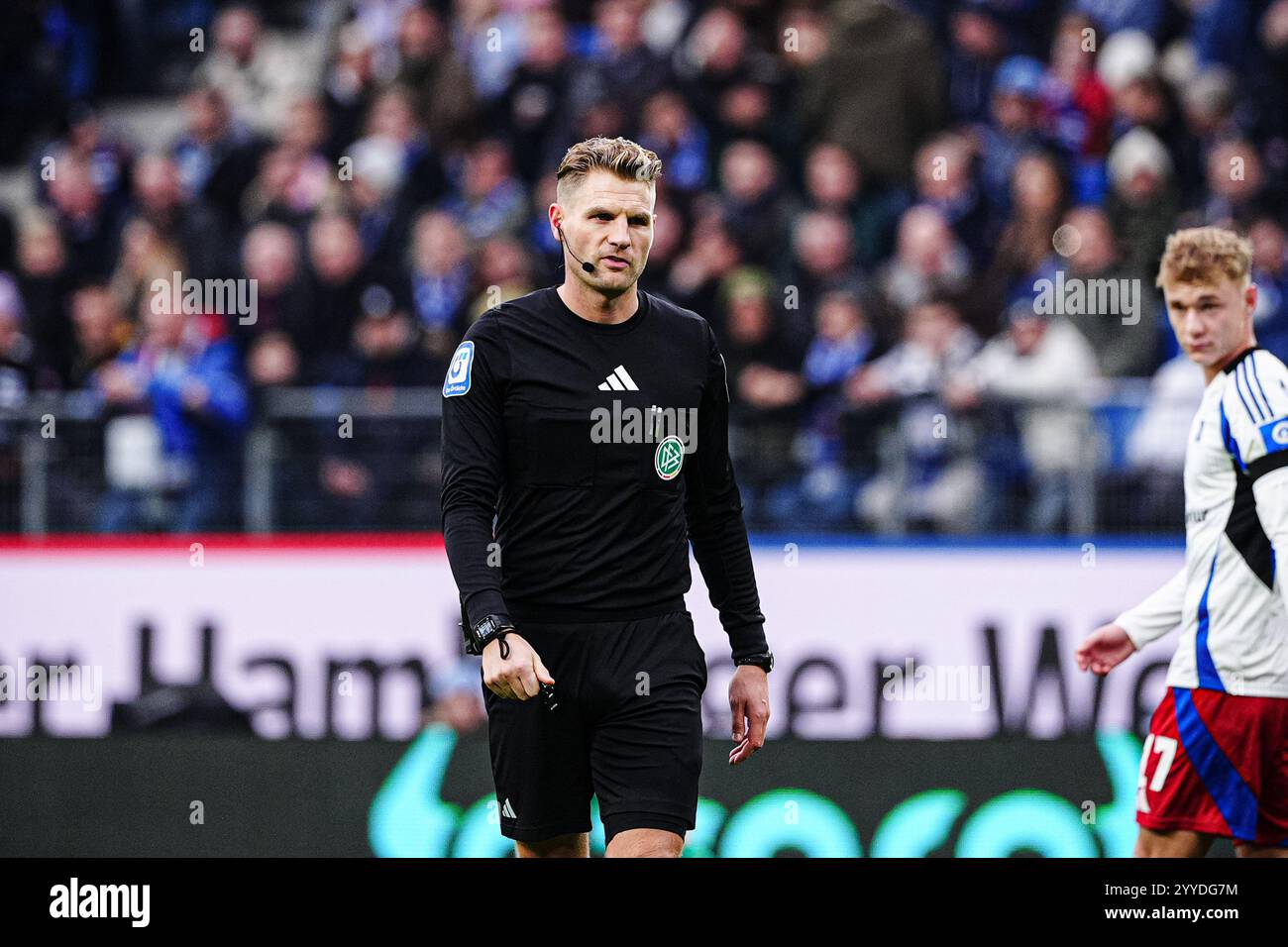 Schiedsrichter Timo Gerach GER, Hamburger SV vs. SpVgg Greuther Fuerth ...
