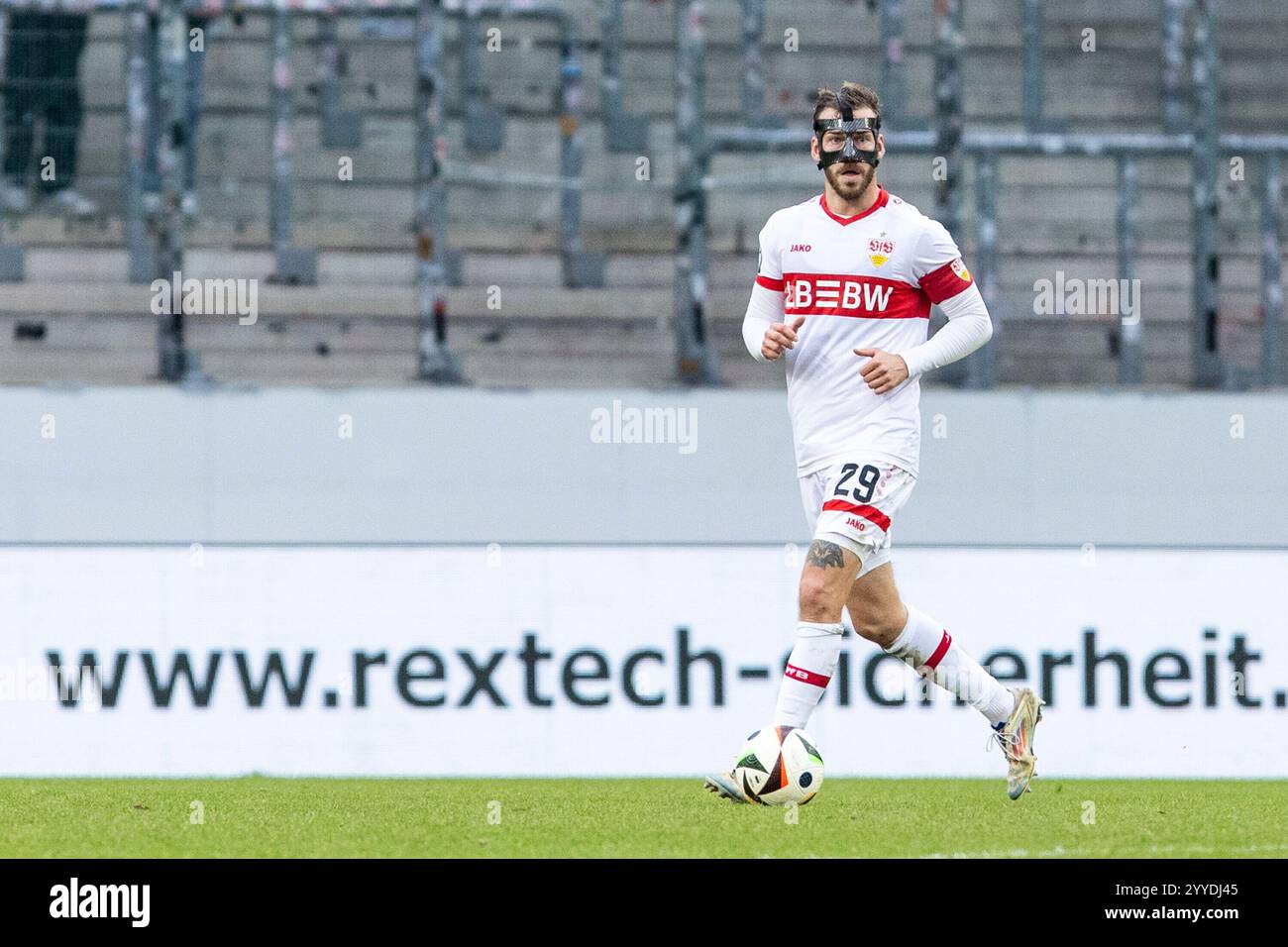 Essen, Deutschland. 21st Dec, 2024. Dominik Nothnagel (VfB Stuttgart II ...