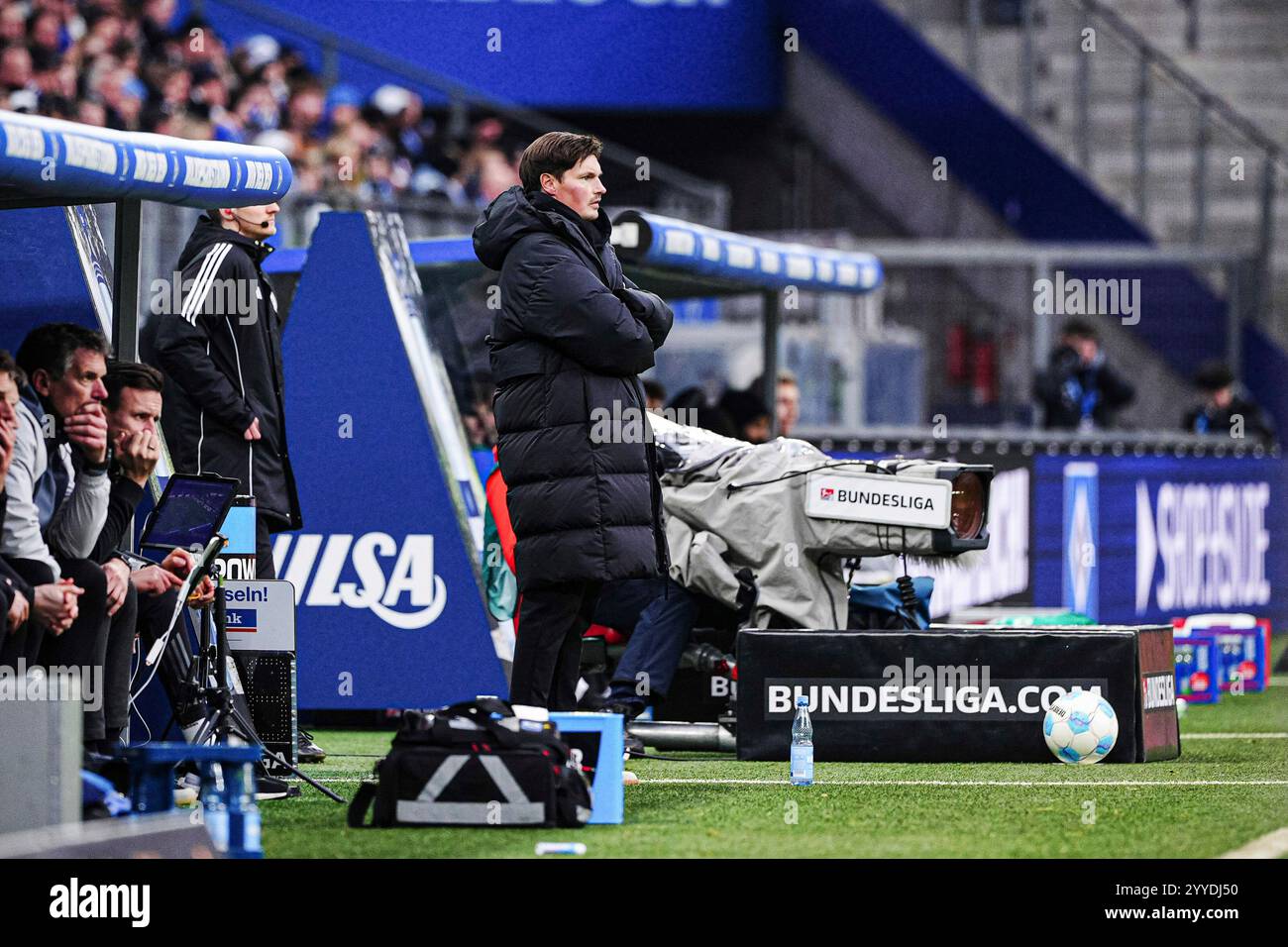 Hamburg, Deutschland. 21st Dec, 2024. Merlin Polzin (Hamburger SV, Co ...