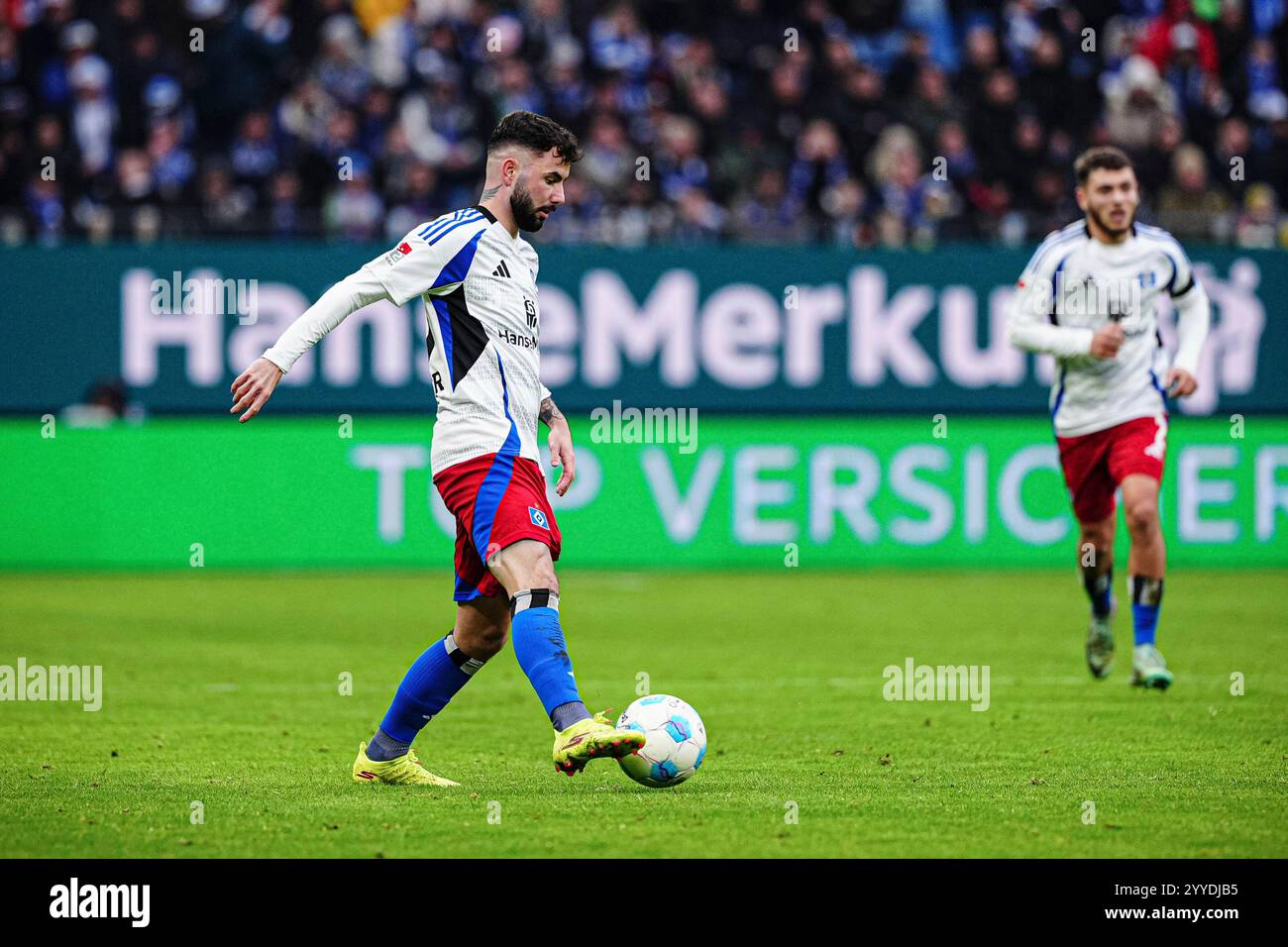 Hamburg, Deutschland. 21st Dec, 2024. Marco Richter (Hamburger SV, #20 ...