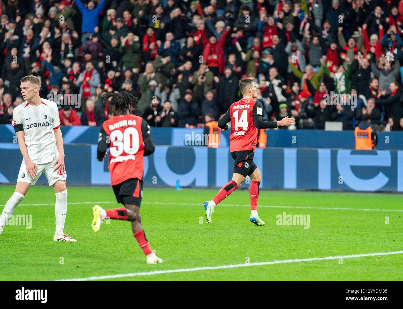 Leverkusen, Deutschland. 21st Dec, 2024. Patrik Schick (Bayer 04 Leverkusen, #14) erzielt das 1: ...
