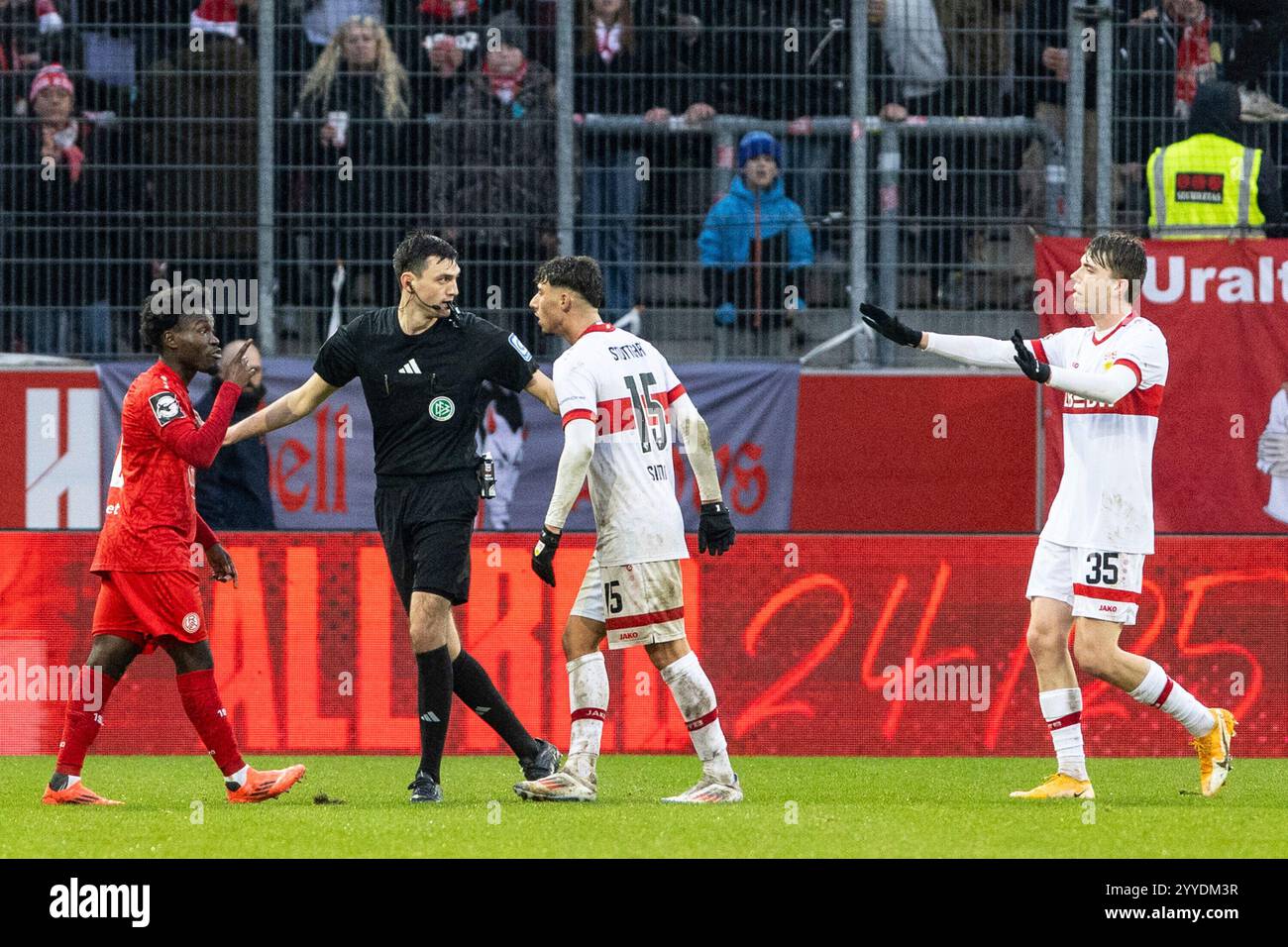 Essen, Deutschland. 21st Dec, 2024. Kelsey Owusu Meisel (Rot-Wei? Essen ...