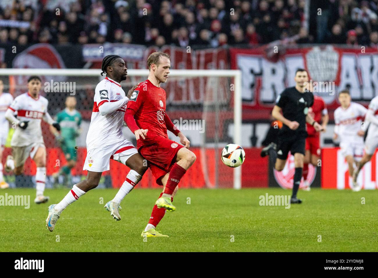 Essen, Deutschland. 21st Dec, 2024. Benjamin Bediako Boakye (VfB Stuttgart II, 11), Lucas Brumme ...