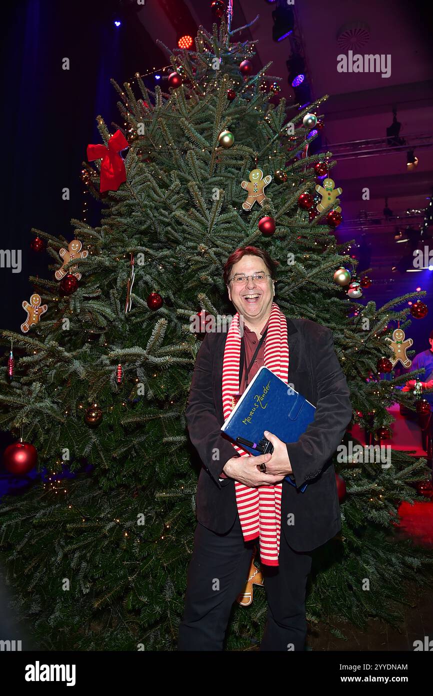 30 ten Jubilaeum von Frank Zander,Weihnachten Marcus Zander vor einem ...