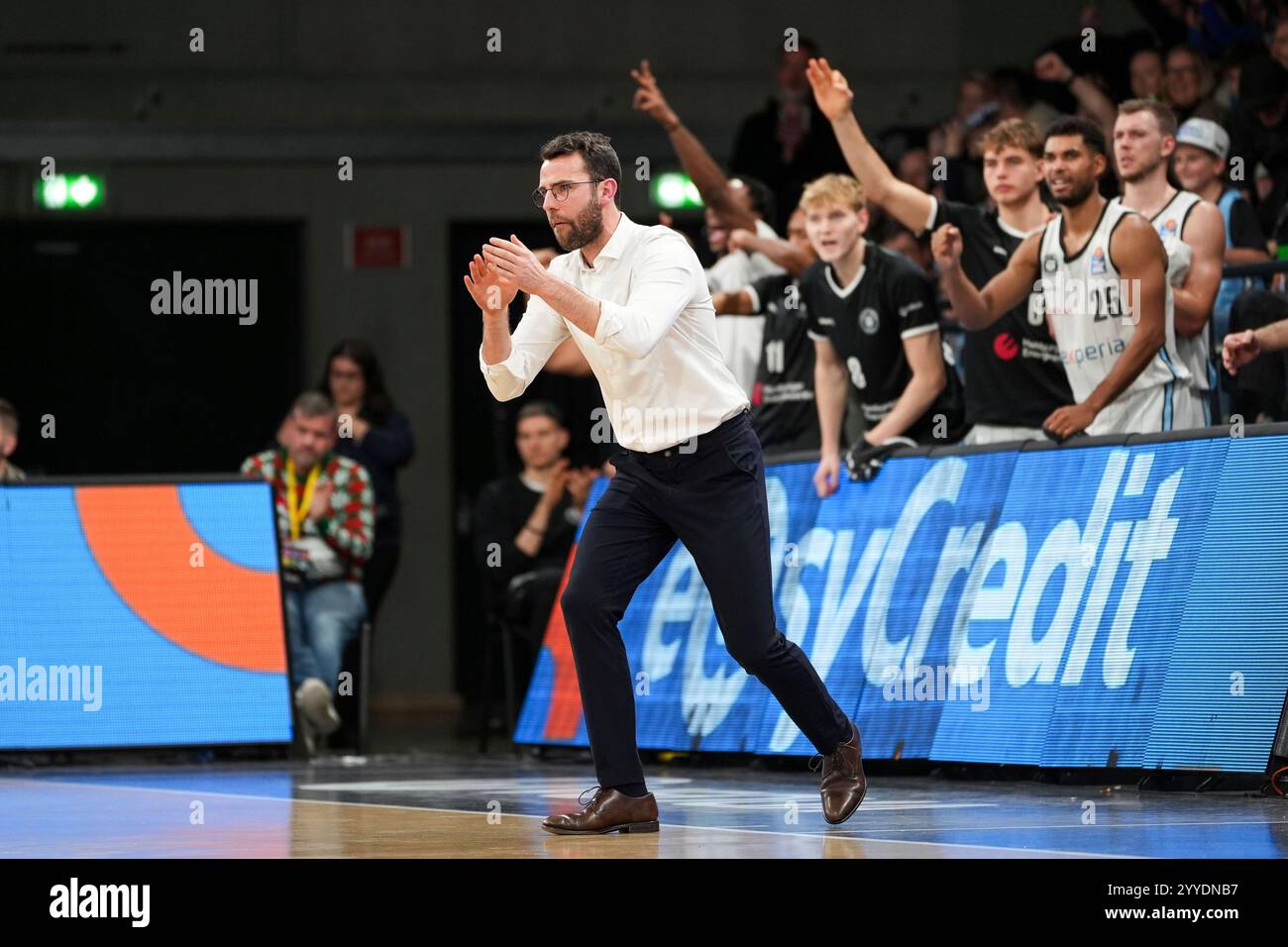 Hamburg, Deutschland. 21st Dec, 2024. Veolia Towers Hamburg und Benka Barloschky (Veolia Towers ...
