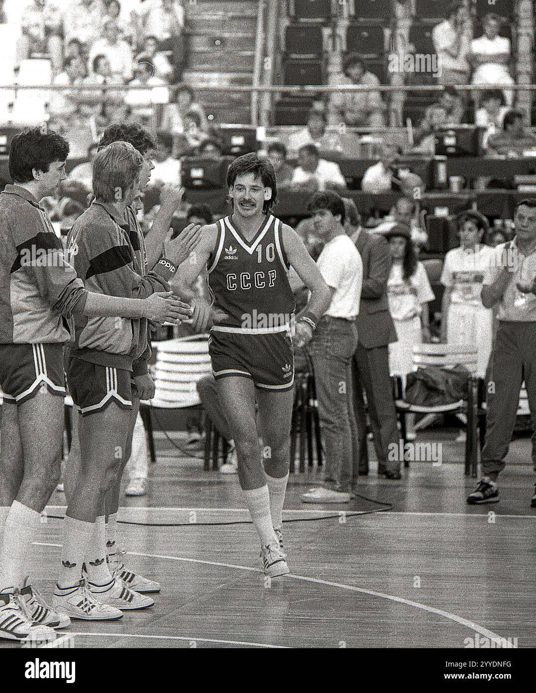 Basketball championship hi-res stock photography and images - Alamy