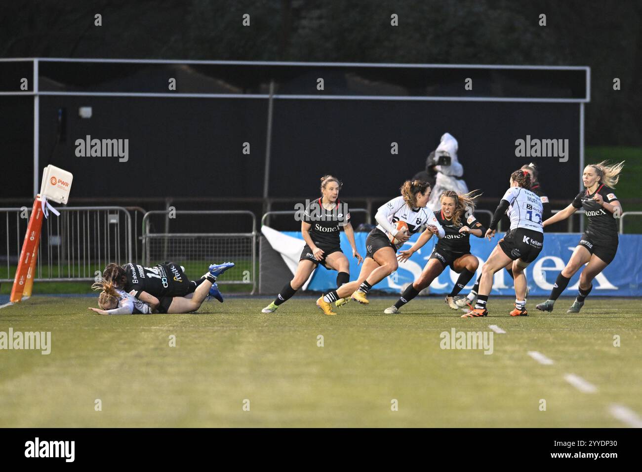Courtney Keight of Bristol Bears Women looks for the opening as she ...