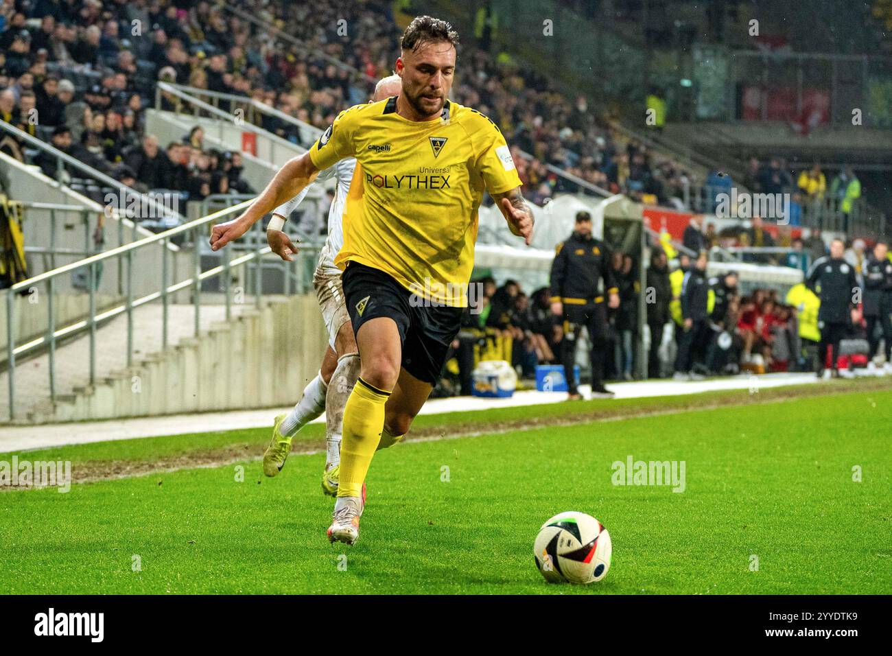 Nils Winter (Alemannia Aachen, #30) TSV Alemannia Aachen vs. SV Wehen ...