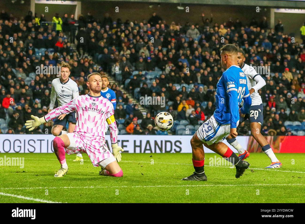 Glasgow, UK. 21st Dec, 2024. Rangers played Dundee at Ibrox stadium in ...