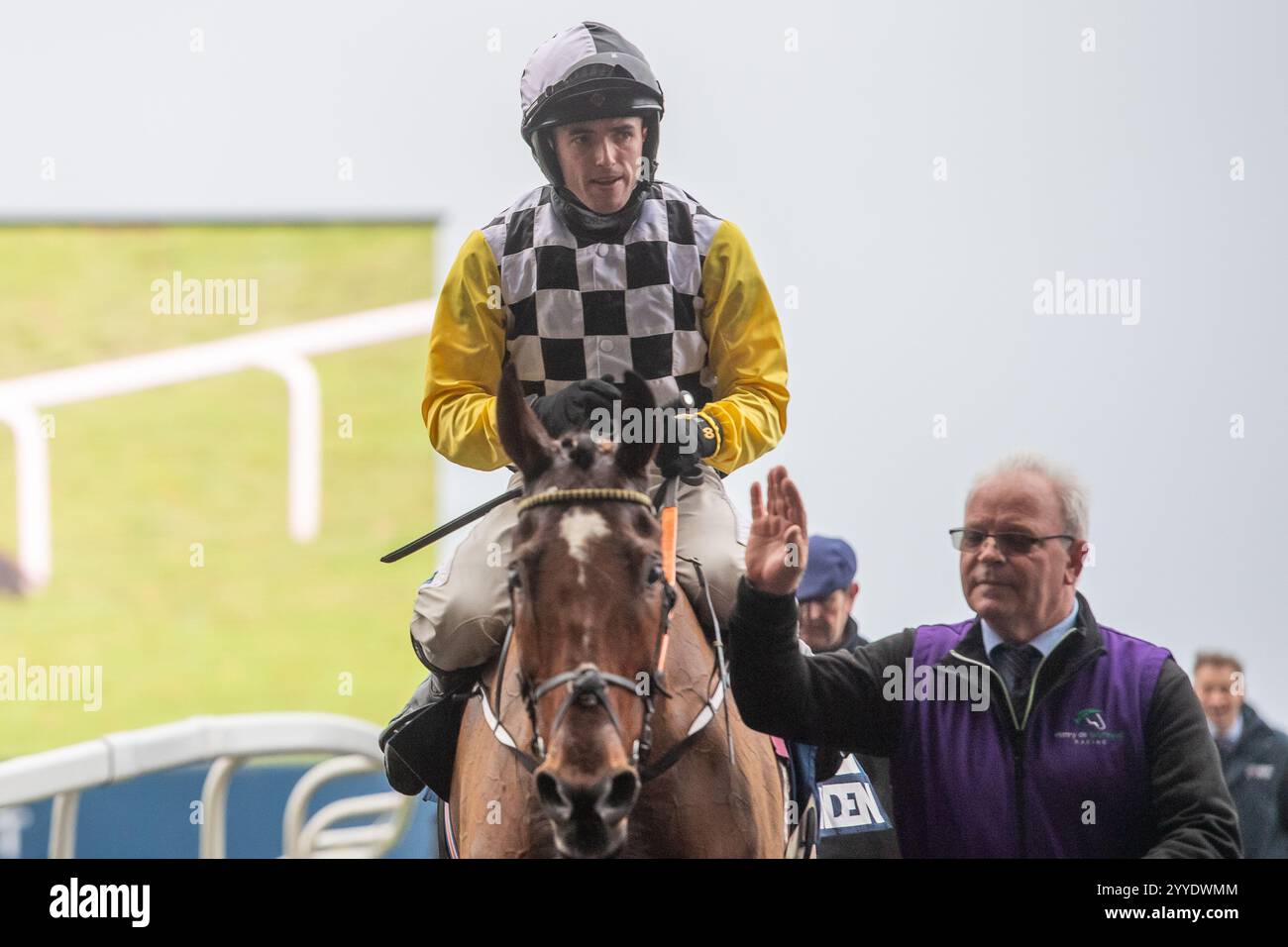 Ascot, Berkshire, UK. 21st December, 2024. JUNGLE BOOGIE ridden by ...