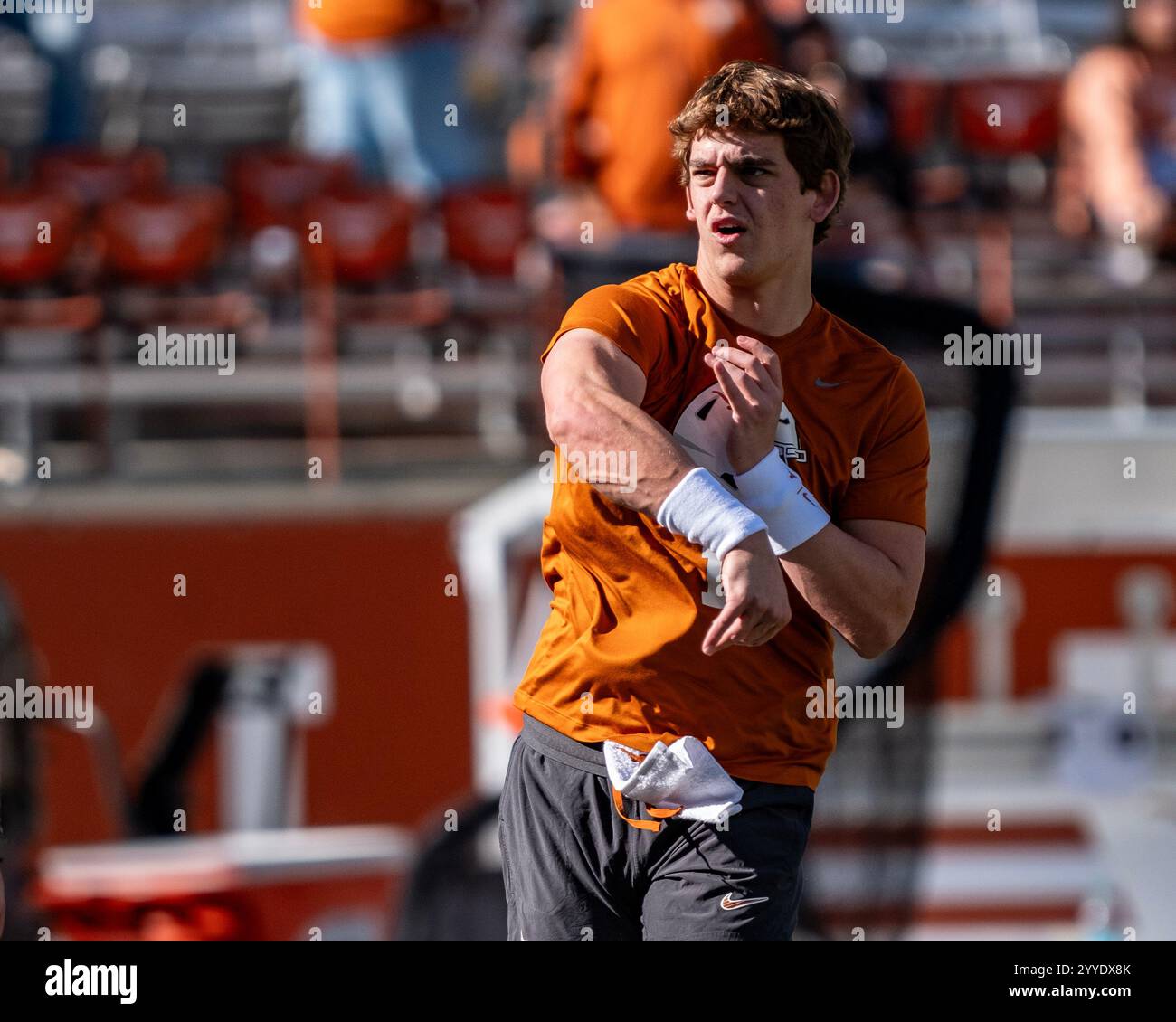 Dec 21, 2024.Arch Manning #16 of the Texas Longhorns during warmups before the game vs the ...