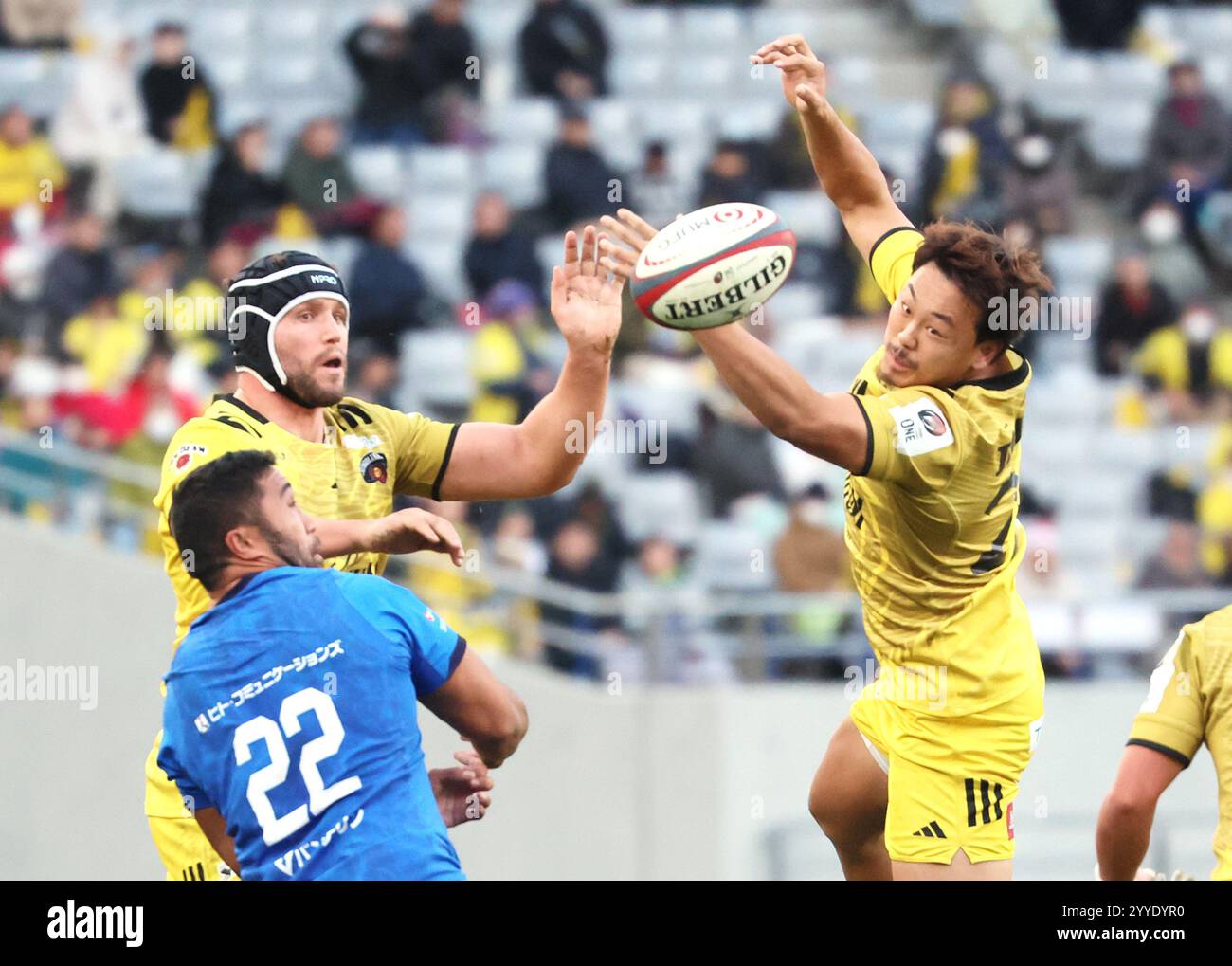 Tokyo, Japan. 21st Dec, 2024. Tokyo Suntory Sungoliath lock Sam ...