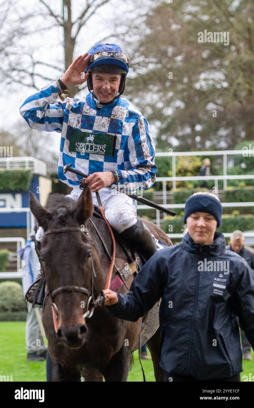 Ascot, Berkshire, UK. 21st December, 2024. VICTTORINO ridden by jockey ...