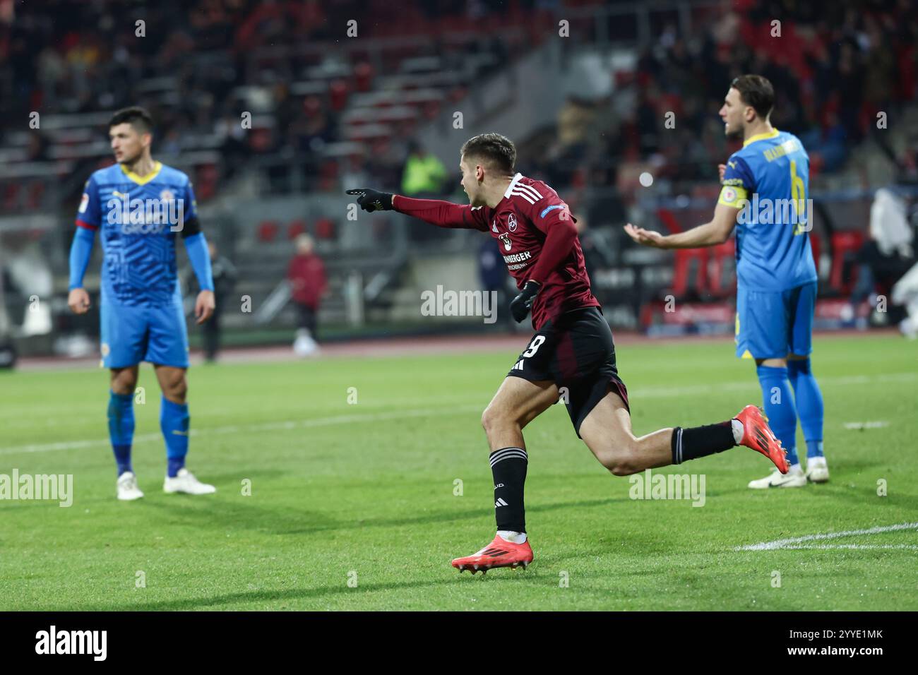 21 December 2024, Bavaria, Nuremberg: Soccer: Bundesliga 2, 1. FC Nürnberg - Eintracht ...