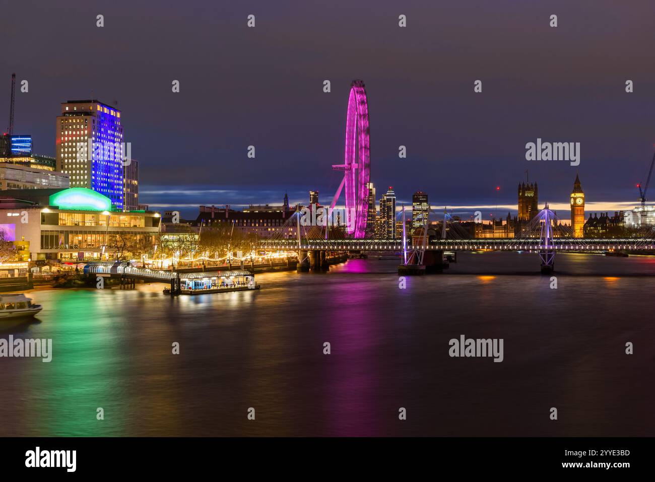 Night view of London skyline and Soouth Bank from Waterloo bridge at ...