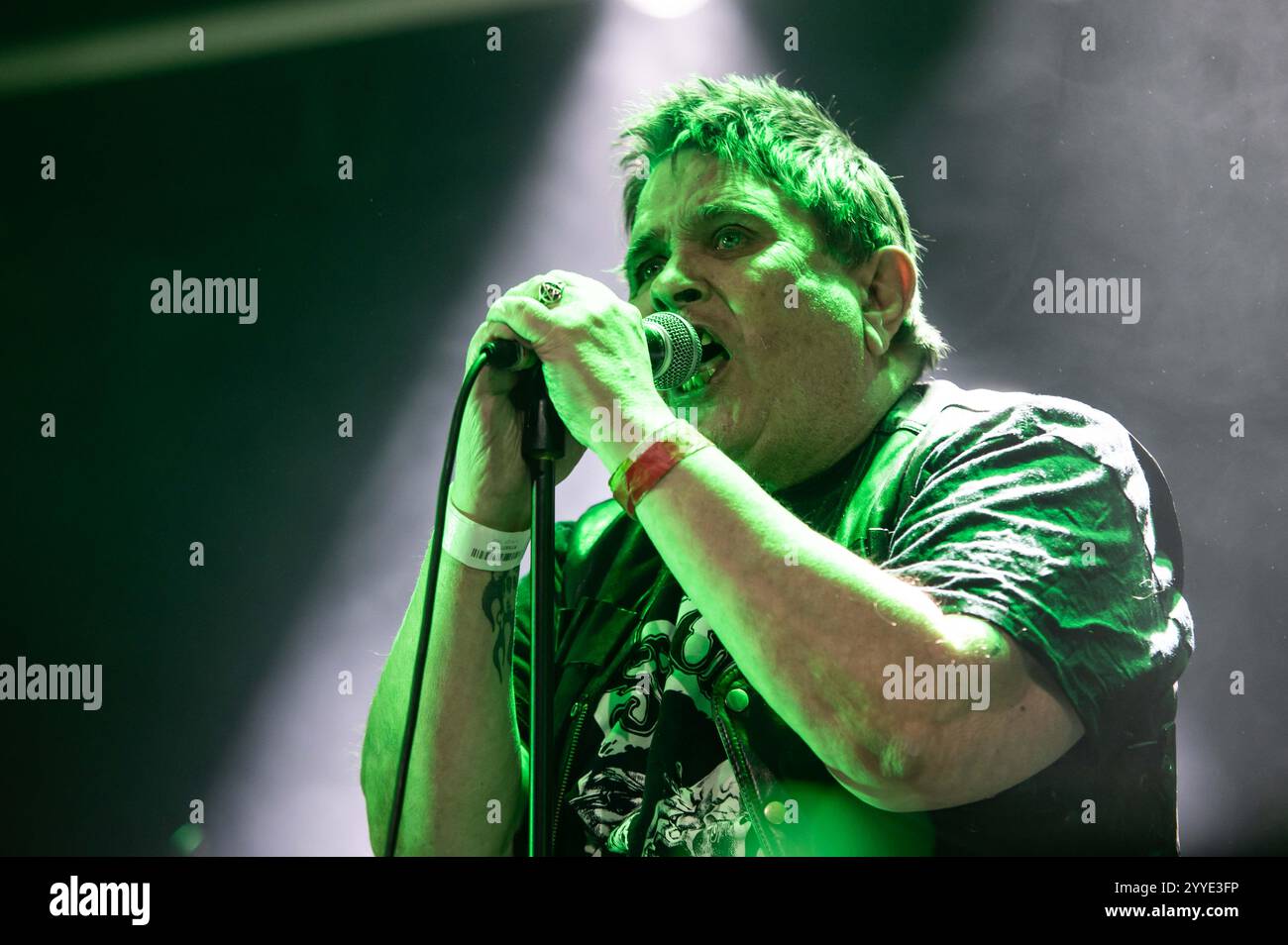 London, United Kingdom. 21st Dicember 2024. Max Splodge opens the ska ...