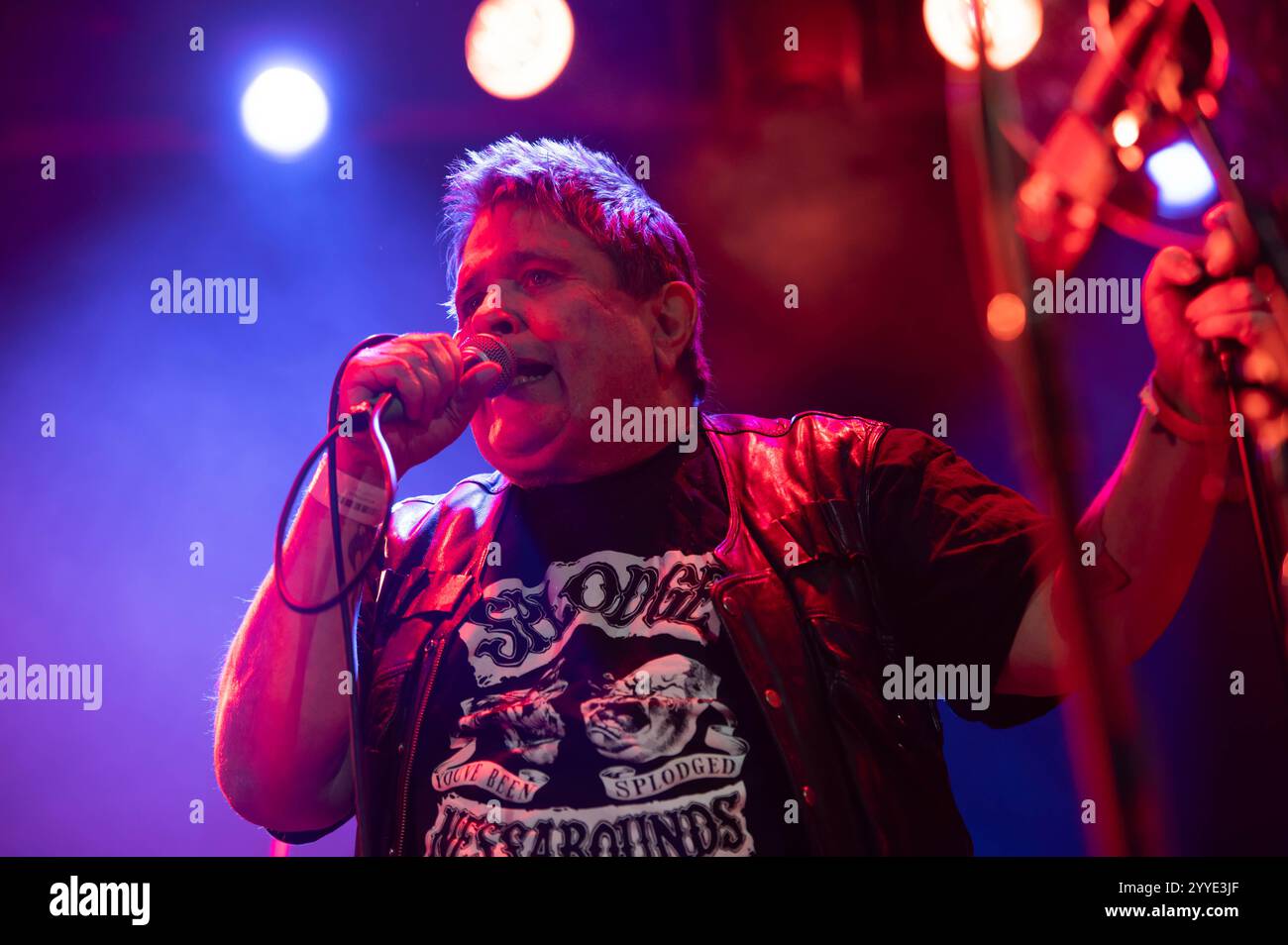 London, United Kingdom. 21st Dicember 2024. Max Splodge opens the ska ...