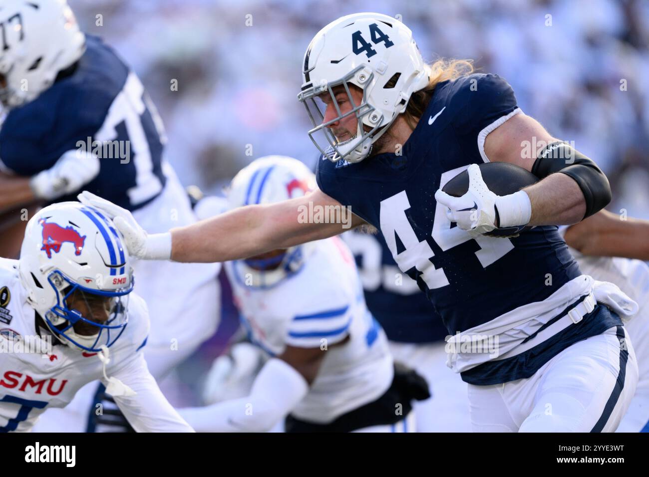 State College, PA, USA. 21st Dec, 2024. Penn State Nittany Lions tight end Tyler Warren (44 ...