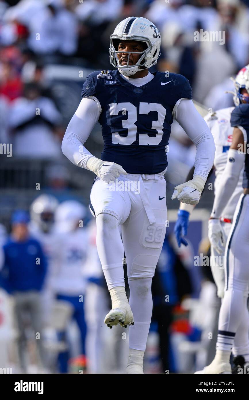 State College, PA, USA. 21st Dec, 2024. Penn State Nittany Lions defensive end Dani Dennis ...