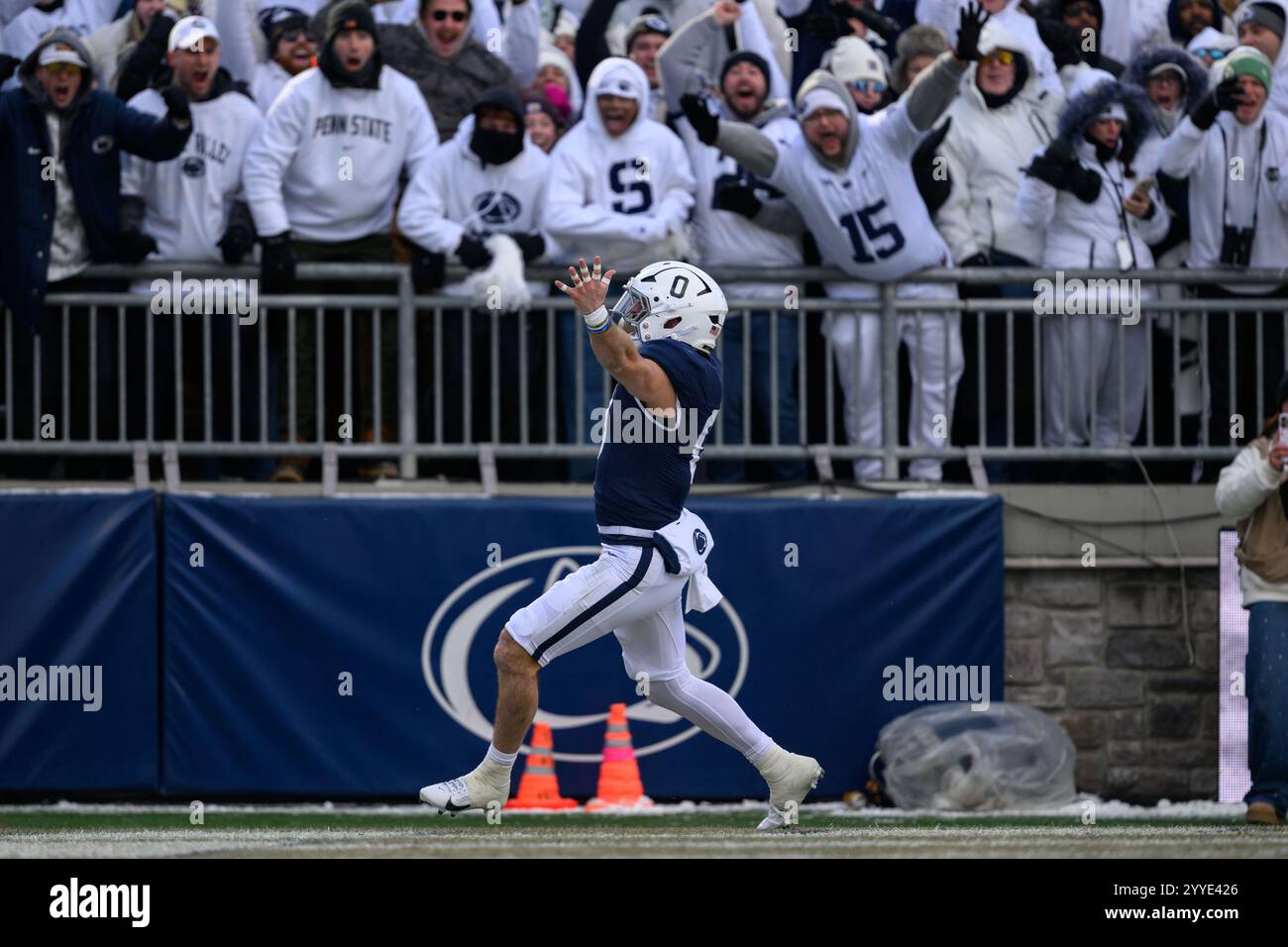 State College, PA, USA. 21st Dec, 2024. Penn State Nittany Lions linebacker Dominic DeLuca (0 ...