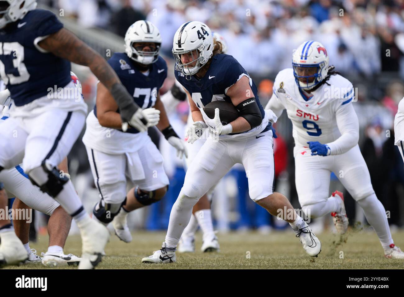 December 21, 2024: Penn State Nittany Lions tight end Tyler Warren (44) runs the ball during the ...
