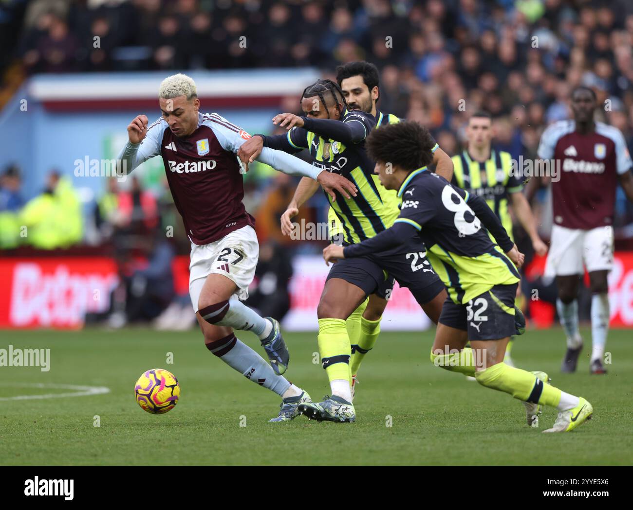 Birmingham, UK. 21st Dec, 2024. Morgan Rogers (AV) Manuel Akanji (MC ...