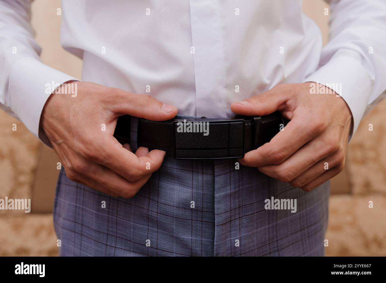 Man wearing belt close up hi-res stock photography and images - Alamy