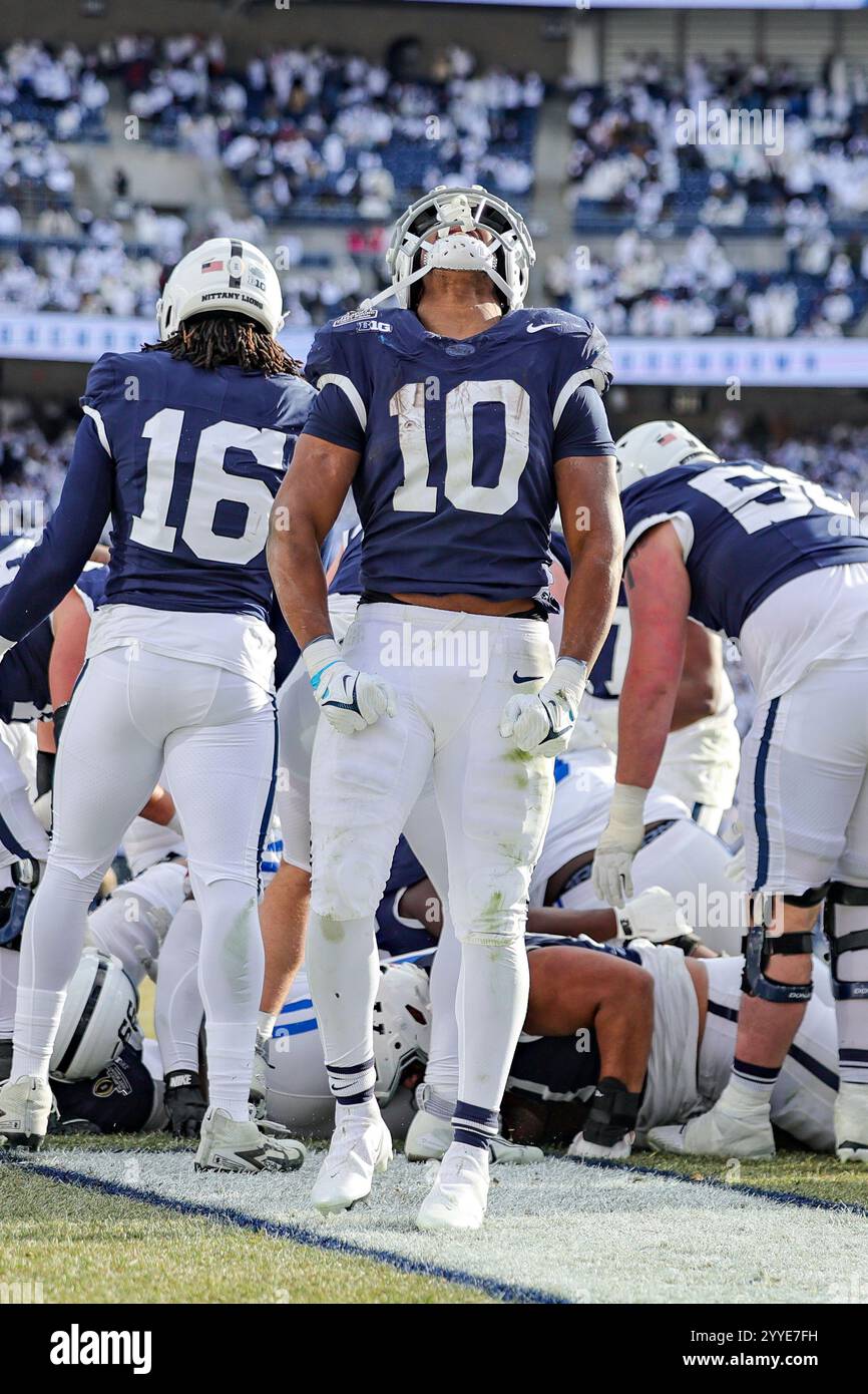 State College, Pennsylvania, USA. 21st Dec, 2024. Penn State Nittany Lions running back NICHOLAS ...