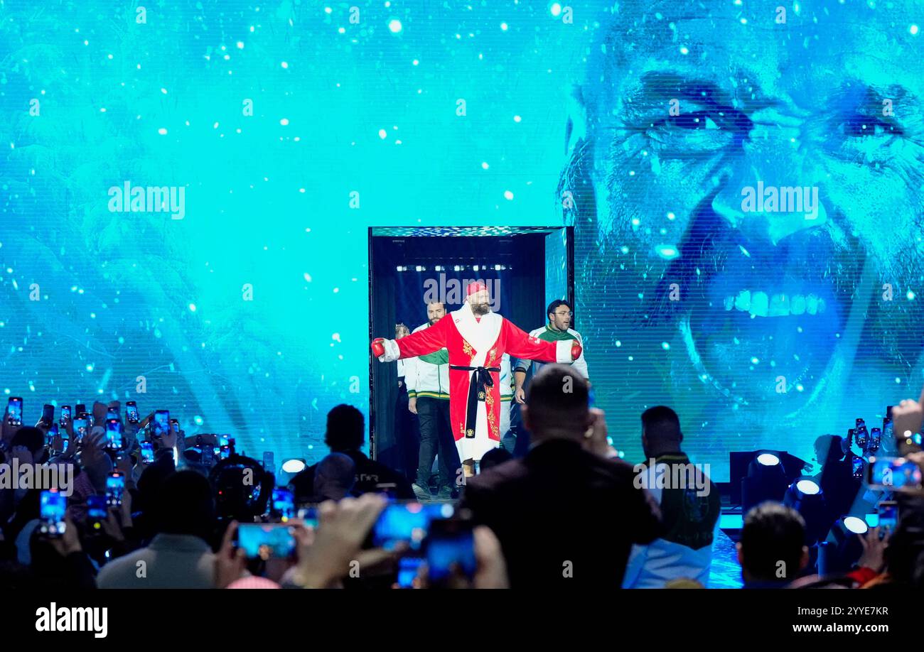 Oleksandr usyk ahead during hi-res stock photography and images - Alamy