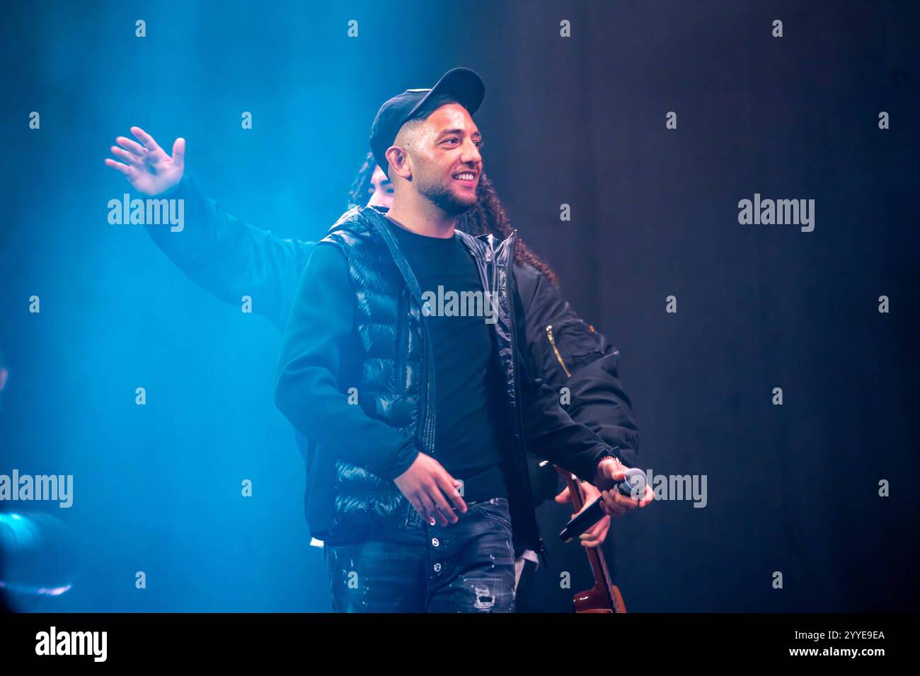 21.12.2024, xkkux, Düsseldorf, Mitsubishi Electric HALLE, Der Rapper ...