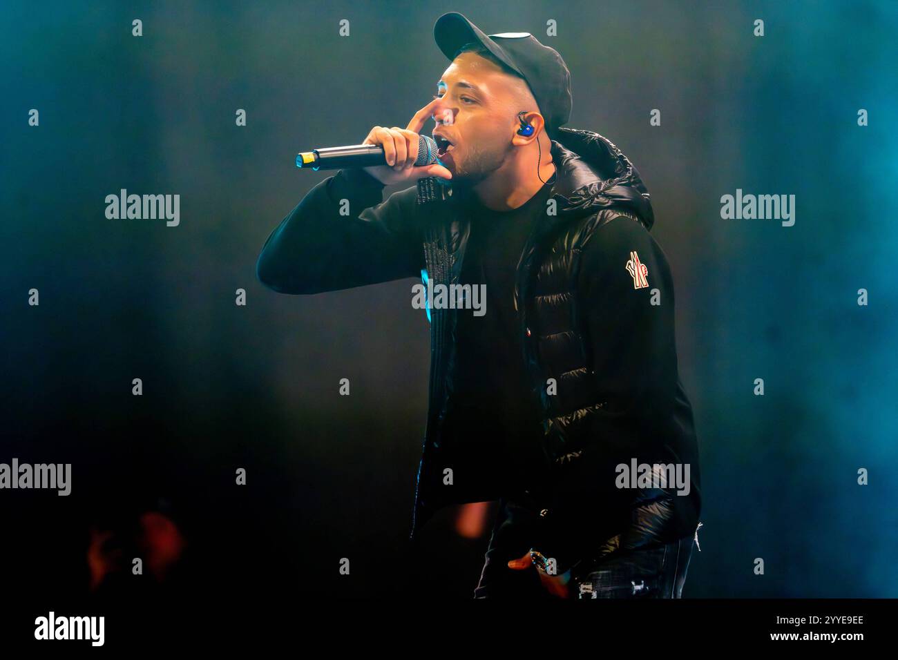 21.12.2024, xkkux, Düsseldorf, Mitsubishi Electric HALLE, Der Rapper ...